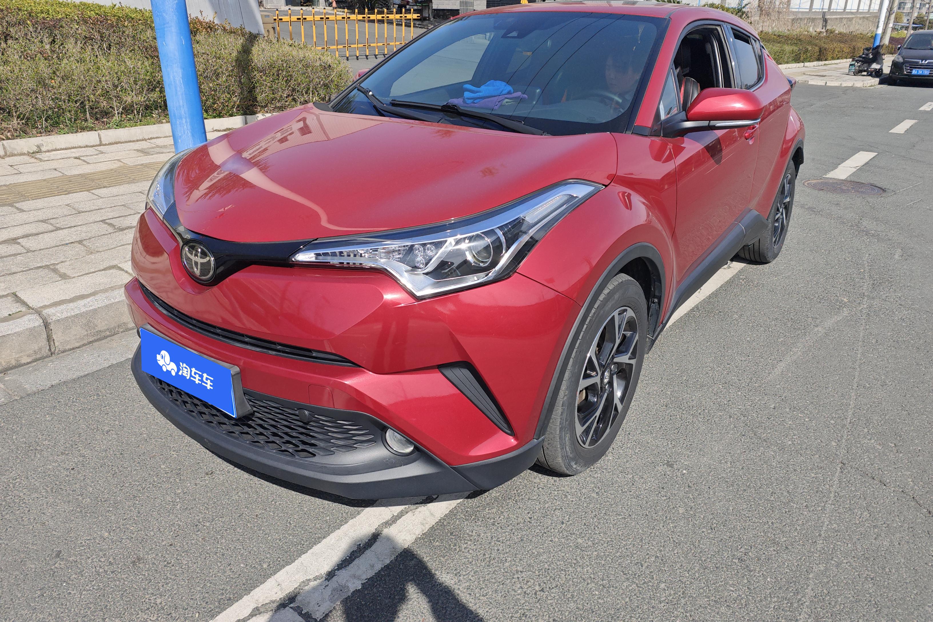 【襄阳二手丰田】 - 2020款 丰田C-HR 2.0L 领先版 - 车300二手车